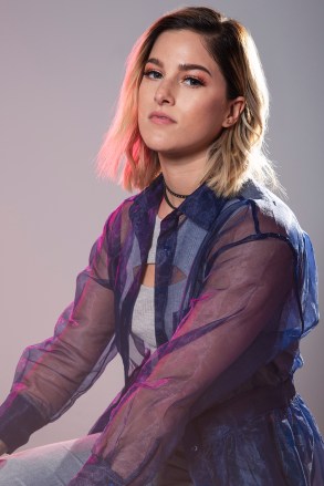 Cassadee Pope’s ‘Stages’ Album: She Reveals Inspiration & More ...