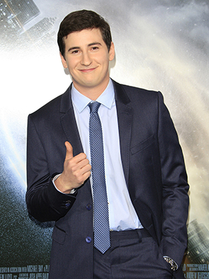 Sam Lerner — PICS – Hollywood Life