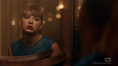 Taylor Swift’s Video For ‘Delicate’: Photos OF The Footage – Hollywood Life
