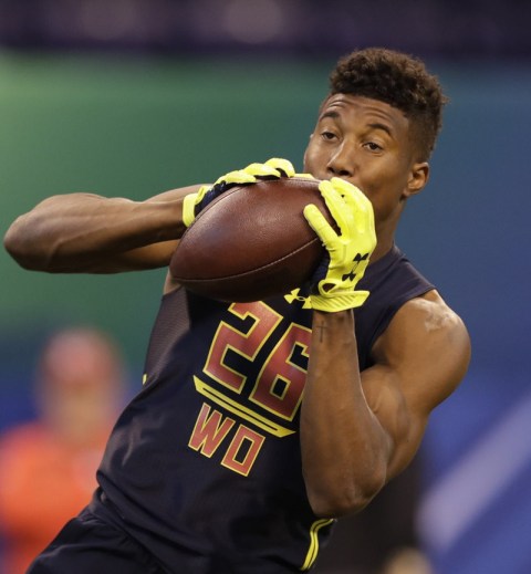Zay Jones: See Pics The Of Buffalo Bills Wide Receiver – Hollywood Life