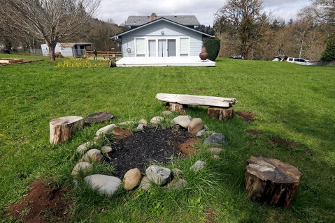 See Pics From The Sarah & Jennifer Hart Murder-Suicide Investigation ...