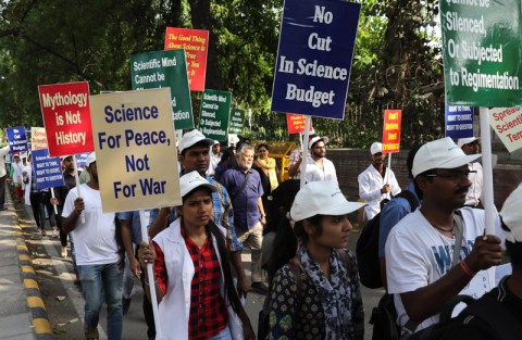 March For Science 2018: Pics From The Protest – Hollywood Life