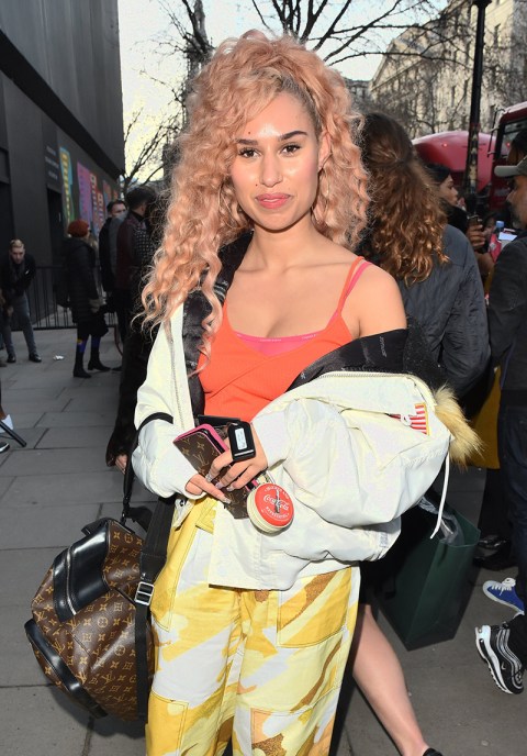 Raye — Pics Of The British Singer Reportedly dating Drake – Hollywood Life