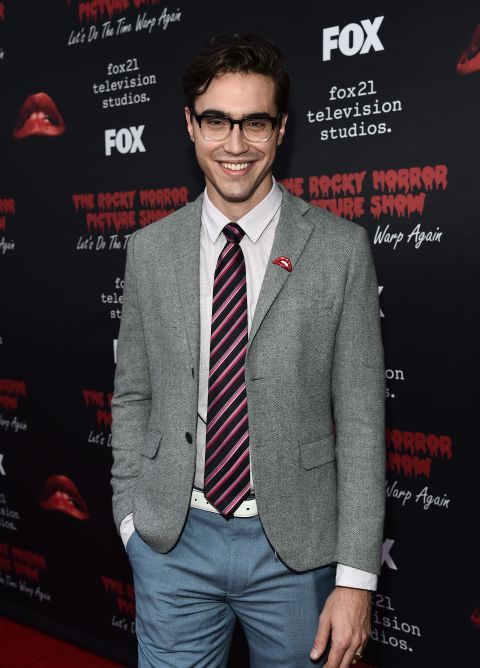 Ryan McCartan: PICS of the Singer/Actor – Hollywood Life