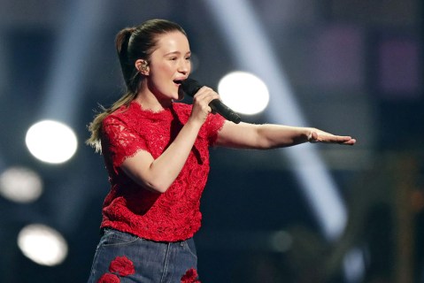 Sigrid: Photos Of The Singer & Pop Star – Hollywood Life