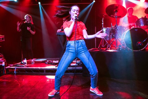 Sigrid: Photos Of The Singer & Pop Star – Hollywood Life