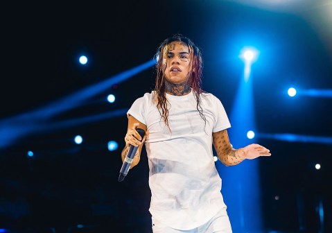 Tekashi 6ix9ine: Photos Of The Controversial Rapper – Hollywood Life