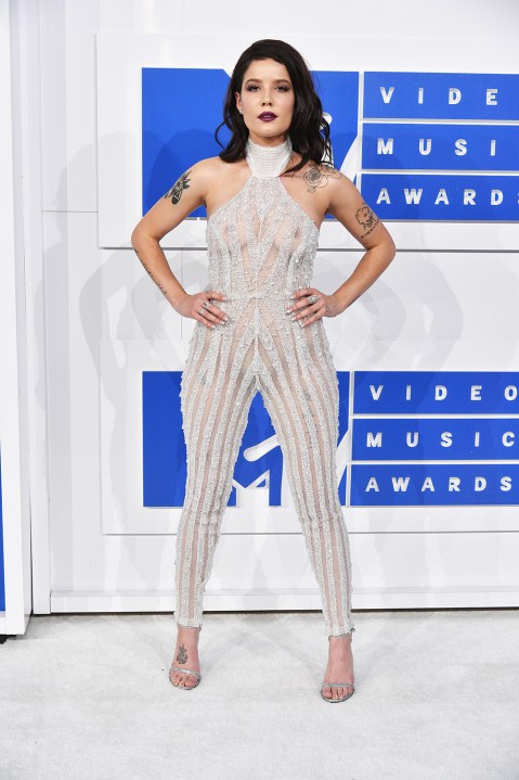 Halsey’s Hottest Looks: Photos – Hollywood Life