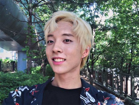 Holland, K-pop Singer — Photos Of The Music Superstar – Hollywood Life