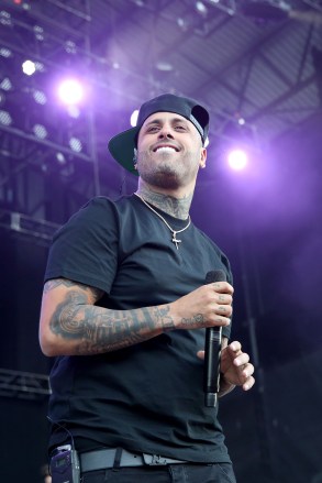 Nicky Jam Proposes To Girlfriend Cydney Moreau On Valentine’s Day ...