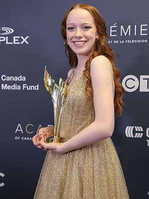 Amybeth McNulty — Pics Of The ‘Anne With An E’ Star – Hollywood Life