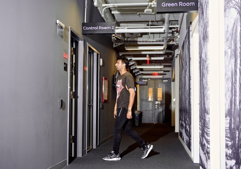 Joe La Puma — Photos Of ‘Sneaker Shopping’s Host – Hollywood Life