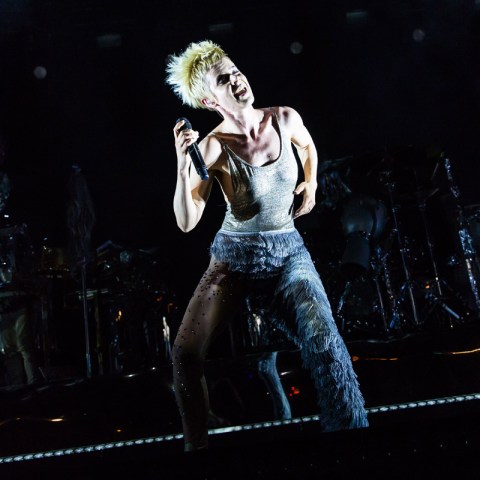 Robyn — Pics – Hollywood Life