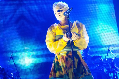 Robyn — Pics – Hollywood Life