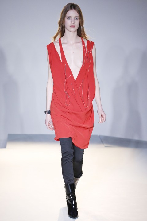 Runway Wardrobe Malfunctions: Pics Of Models Suffering Nip Slips & More ...