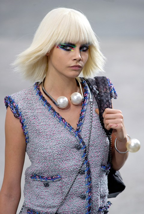 Famous Models With Bangs On The Runway: Pics Of Kendall Jenner & More ...