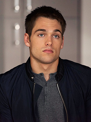 ‘Light As A Feather’ — Show Photos – Hollywood Life