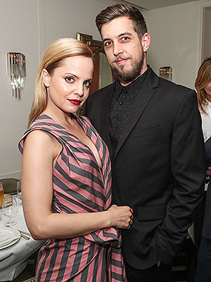 Mena Suvari: Photos Of The ‘American Beauty’ Actress – Hollywood Life