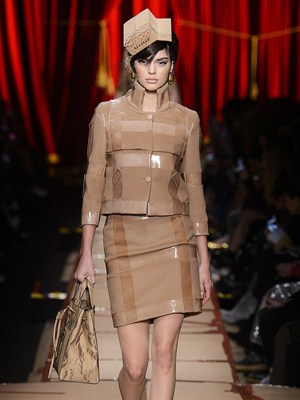 Famous Models With Bangs On The Runway: Pics Of Kendall Jenner & More ...