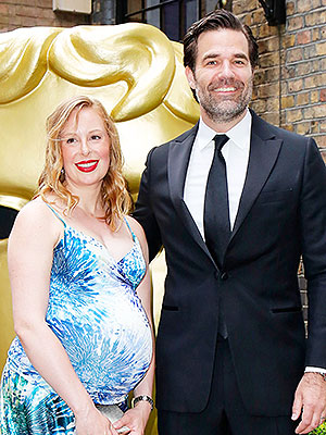 Rob Delaney — Pics – Hollywood Life