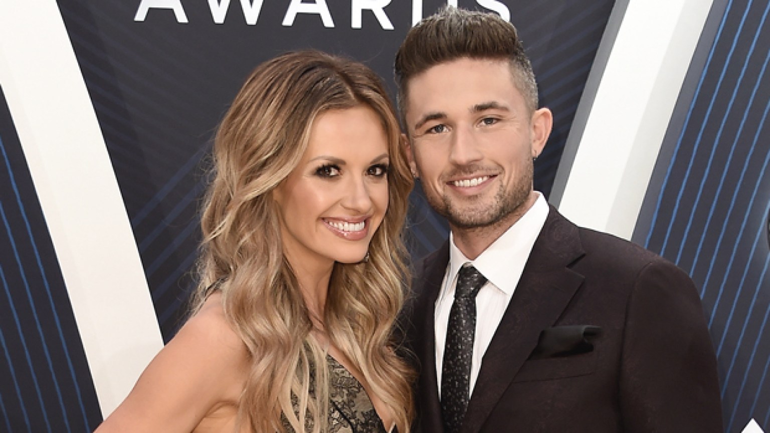 Carly Pearce & Michael Ray Engaged: See Her Gorgeous Ring – Hollywood Life