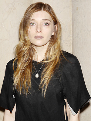 Verite: Photos Of The Singer – Hollywood Life