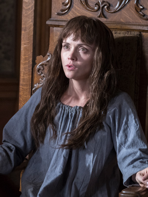 ‘Nellie Bly’ Lifetime Movie — Photos Of Christina Ricci & More ...
