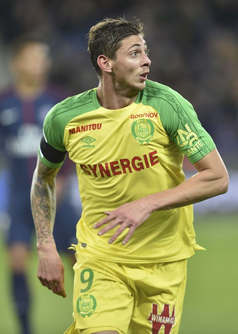 Emiliano Sala: Photos Of Argentinian Soccer Star – Hollywood Life