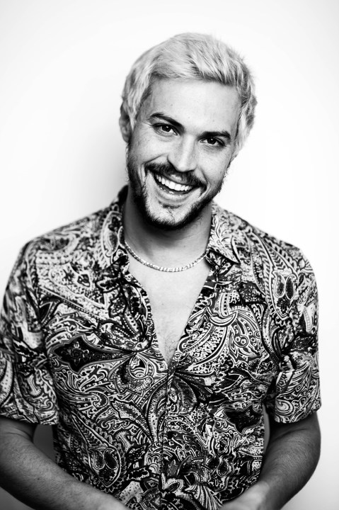 Alex Kinsey: Photos Of The Singer – Hollywood Life