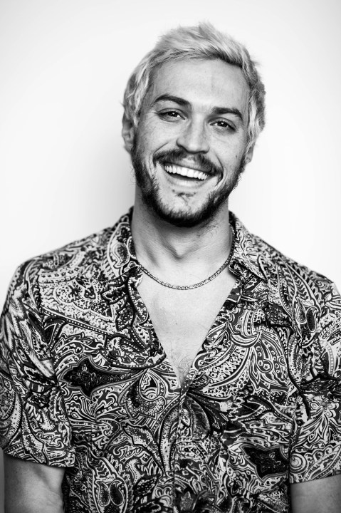 Alex Kinsey: Photos Of The Singer – Hollywood Life