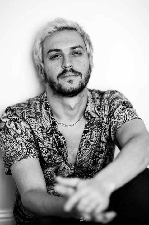 Alex Kinsey: Photos Of The Singer – Hollywood Life