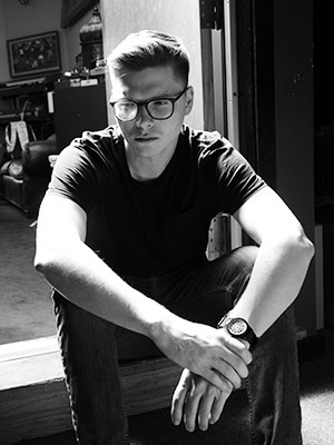 Kevin Garrett — Photos Of The Singer – Hollywood Life