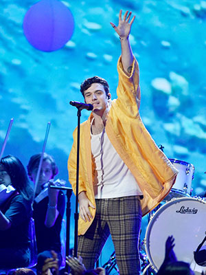 Lauv: Photos Of The Singer – Hollywood Life