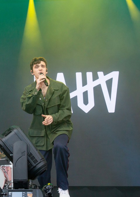 Lauv: Photos Of The Singer – Hollywood Life
