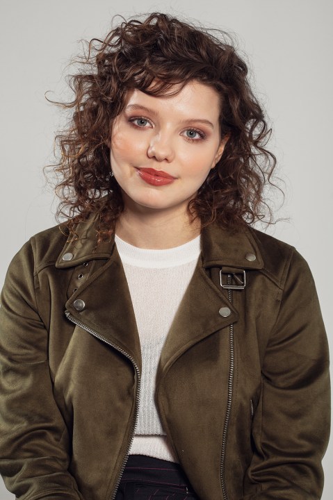 Chloë Levine Exclusive Portraits – Hollywood Life