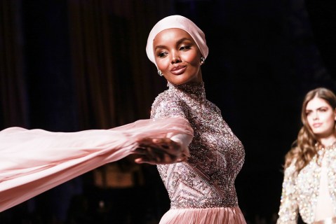 Halima Aden: See Photos Of The Model – Hollywood Life