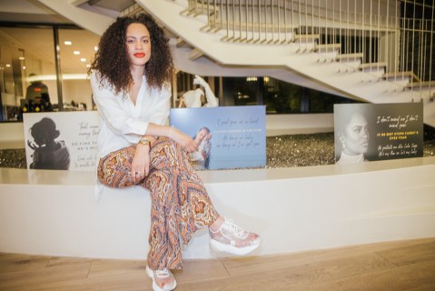 Nicole Bus: Photos Of The Singer – Hollywood Life