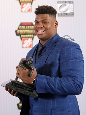 Quinnen William: Pics Of The Football Player – Hollywood Life