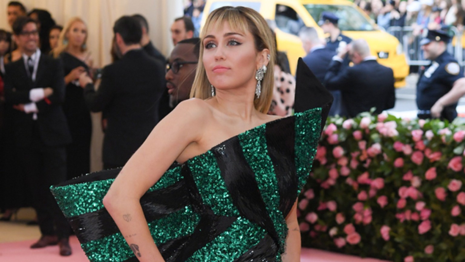 Miley Cyrus’ Dress At Met Gala 2019: Stuns In Sequined Mini – Hollywood ...