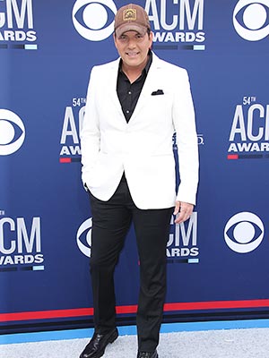 Rodney Atkins — PICS – Hollywood Life