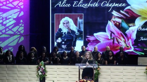 Beth Chapman Memorial Service In Hawaii — Photos From The Funeral ...