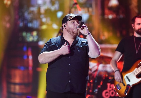 CMT Awards Highlights 2019: See The Show’s Best Moments – Hollywood Life