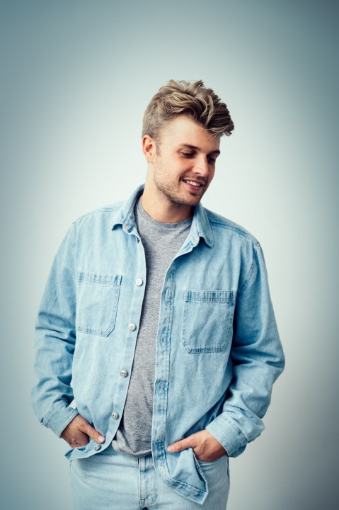 Sandro Cavazza: Pics Of The Singer – Hollywood Life