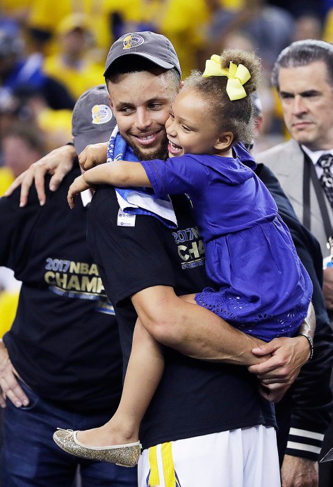 Steph & Ayesha Curry’s Family: Photos Of Riley & More – Hollywood Life