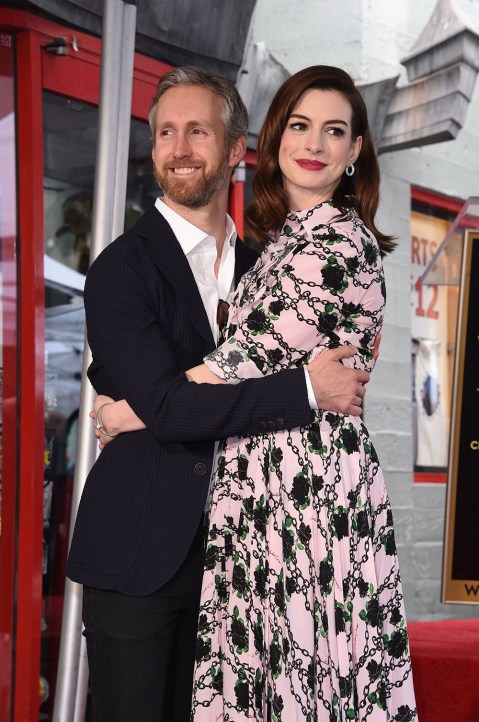 Anne Hathaway & Adam Shulman: Photos Of The Married Couple – Hollywood Life