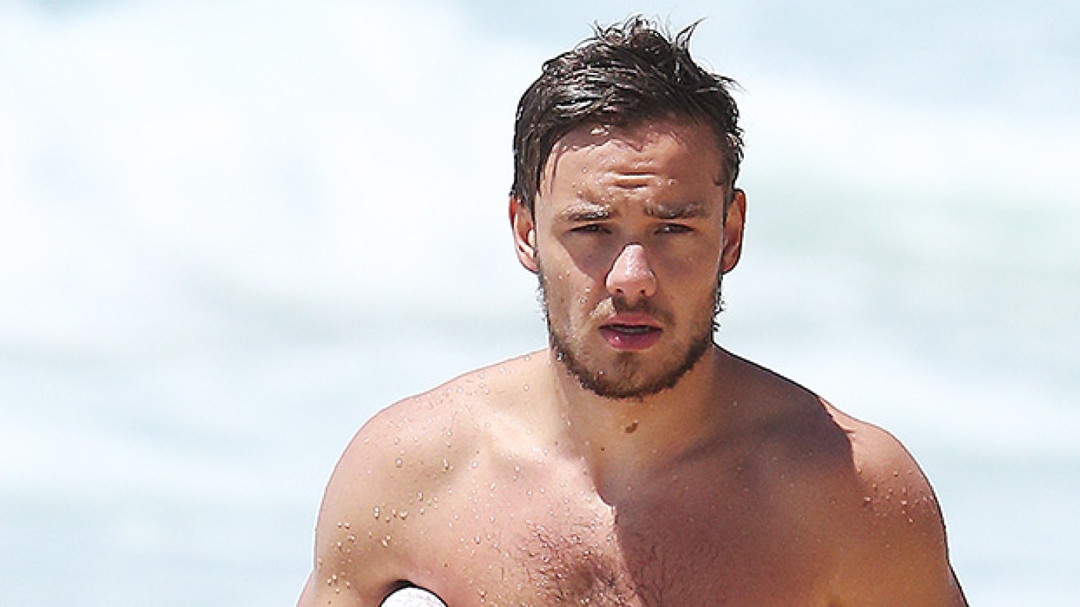 Liam Payne Poses Shirtless In Chair In New Photoshoot – Pic – Hollywood ...