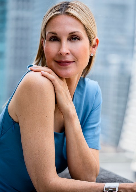 Kelly Rutherford Photos: The Actress Poses For Pics With HollywoodLife ...