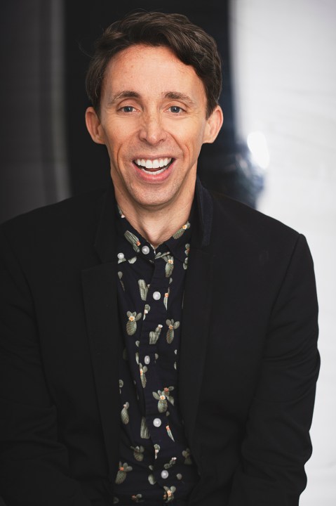 Kevin Cahoon: Portrait Photos With Breakout ‘Glow’ Star – Hollywood Life