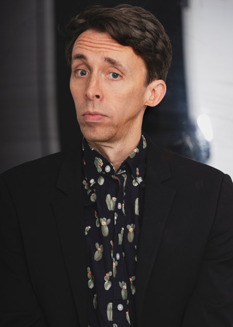 Kevin Cahoon: Portrait Photos With Breakout ‘Glow’ Star – Hollywood Life