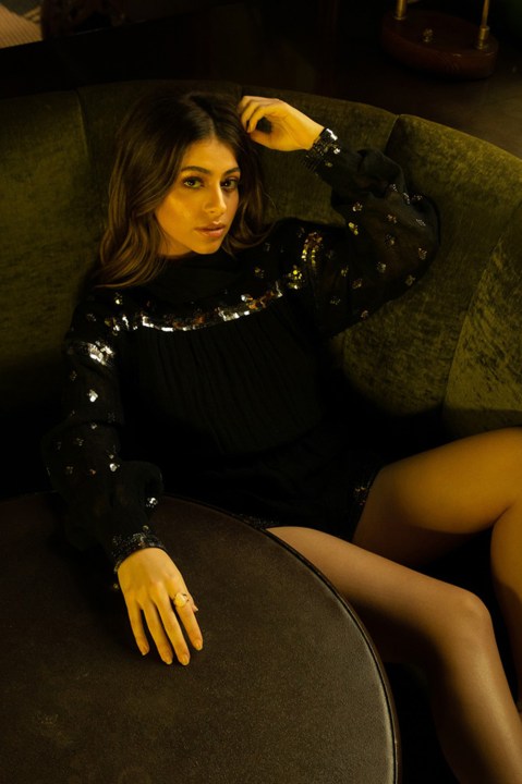 Laura Pieri: Photos Of The Singer – Hollywood Life